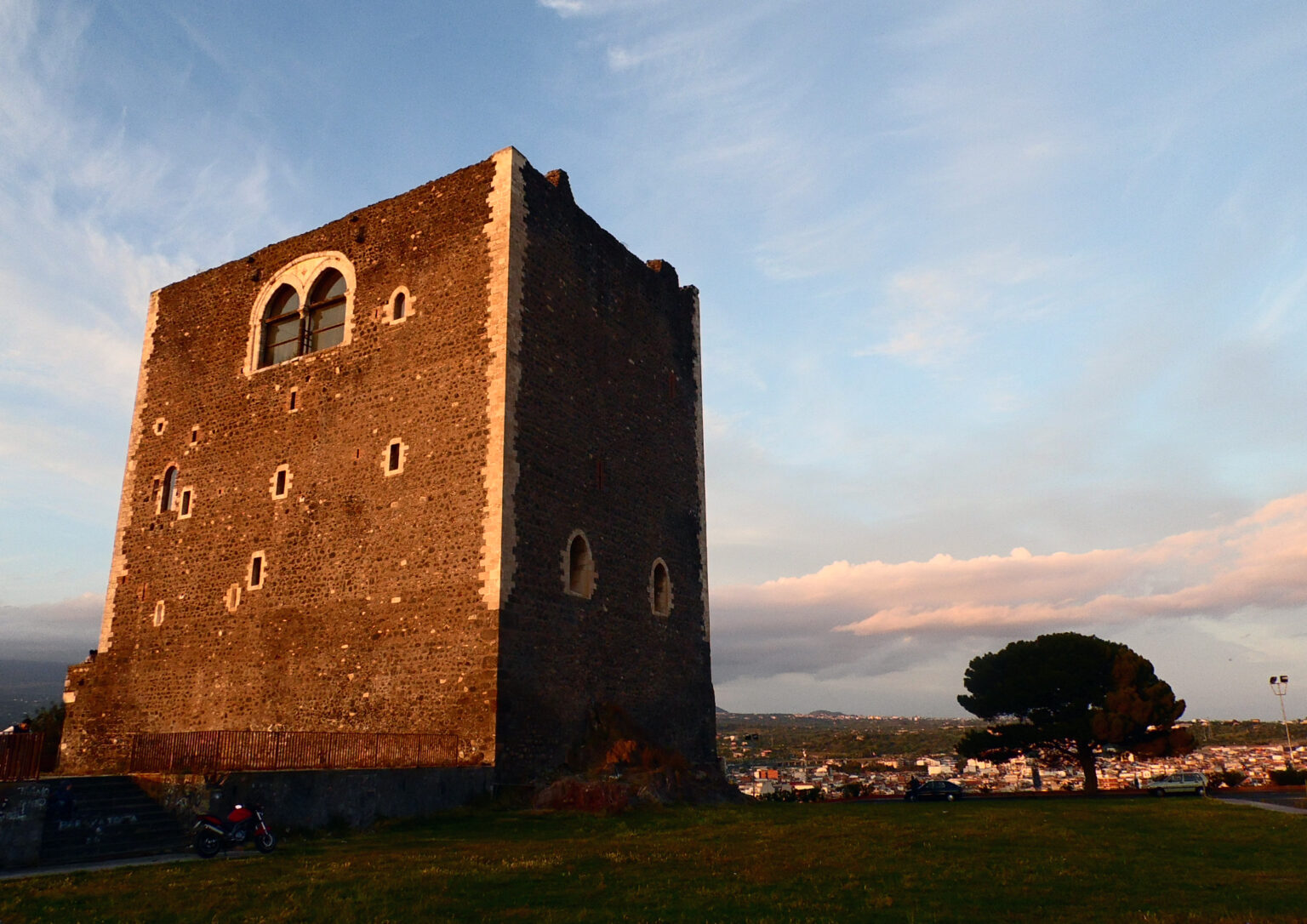 Paternò: il Castello Normanno compie 950 anni – Corriere del Simeto
